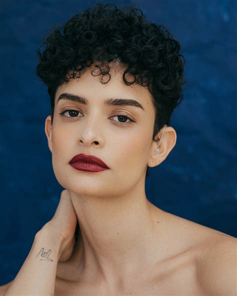 Jullie M Women Mainboard Nevs