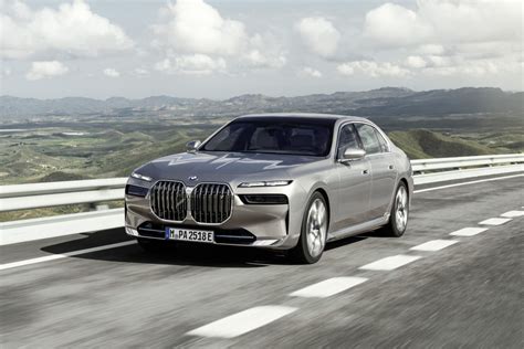 在車上看8k畫質電影很難嗎？bmw全新世代7系列讓後座買家的體驗直接封頂！ Stylemaster