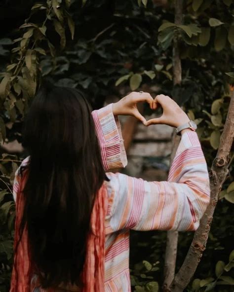 Best 500 Hidden Face Dp For Girls December 2025