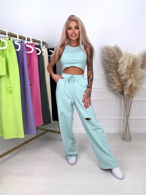 Жіночий стильний костюмчик — ціна 515 грн у каталозі Брючні костюми Купити жіночі речі за