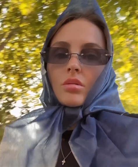 Создать мем кожаная косынка юлия ефременкова человек Картинки