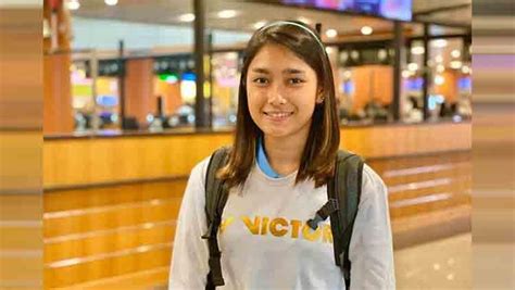 Deretan Foto Tunggal Putri Cantik Myanmar Thet Htar Thuzar Indosport