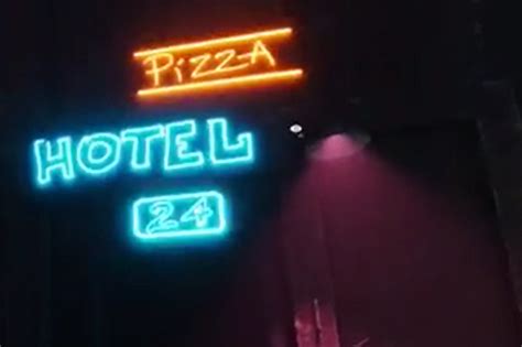 Turning Up The Emission Intensity Of Materials Doesnt Make The Object Glow Unity Engine