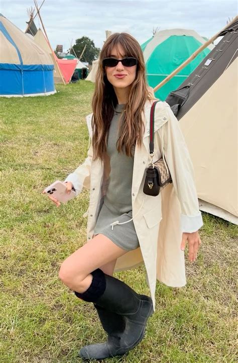 Daisy Edgar Jones Glastonbury Jones Fashion Festival Hair Long
