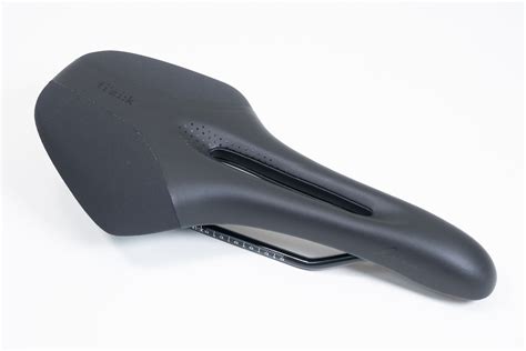 女性用サドルってどうなの？4種類をロードバイク女性がインプレしてみた＜みみみ通信 Vol5＞｜サイクルスポーツがお届けするスポーツ自転車総合