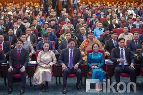 ФОТО Эрэгтэйчүүдийн боловсрол хөдөлмөр эрхлэлт эрүүл мэндийн асуудлыг хөндсөн чуулганд 700