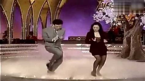 费玉清、陈小云《爱情恰恰》现场互相飙舞，动作好妩媚！高清1080p在线观看平台腾讯视频