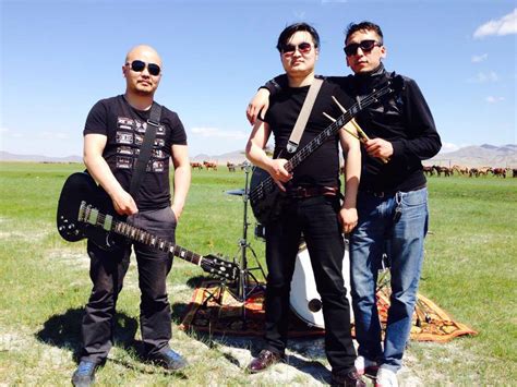 “Аянга” хамтлаг ээлжит уран бүтээлээ гаргалаа Урлаг мн