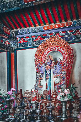 Pemandangan Interior Kuil Yonghegong Lama Beijing Foto Stok Unduh Gambar Sekarang Istock