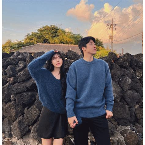 겨울까지쭉시밀러룩 앙고라 니트 크롭 오버핏 모헤어 커플룩 데이트룩 크리스마스룩 에이블리
