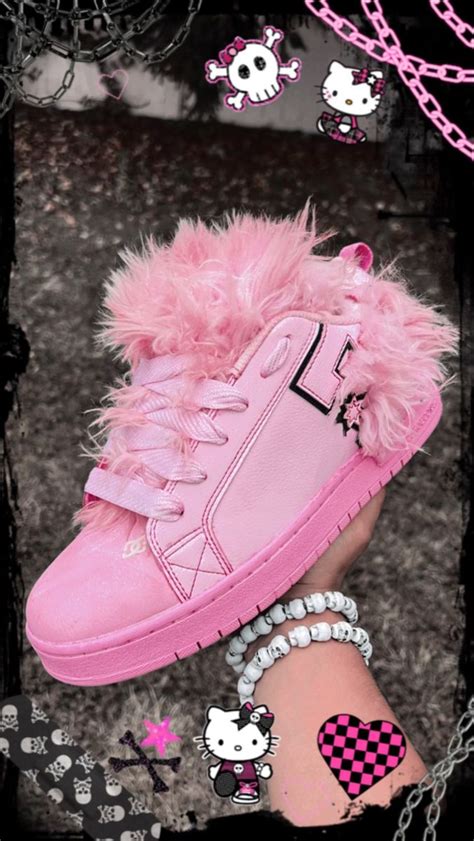 Dc Court Graffik Hello Kitty Dc Shoes Pink And Black Dc Shoes Outfit