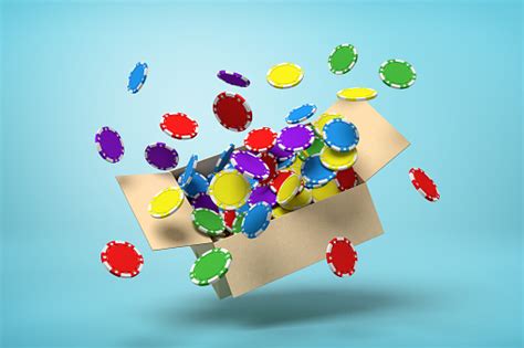 파란색 배경에 밖으로 비행하고 떠있는 카지노 칩의 전체 공기에 골판지 상자의 3d 렌더링 0명에 대한 스톡 사진 및 기타 이미지