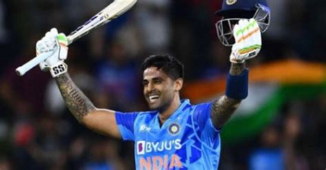 सैम रिजवान और सिकंदर को पछाड़ सूर्या कुमार यादव बने Icc T20 प्लेयर ऑफ