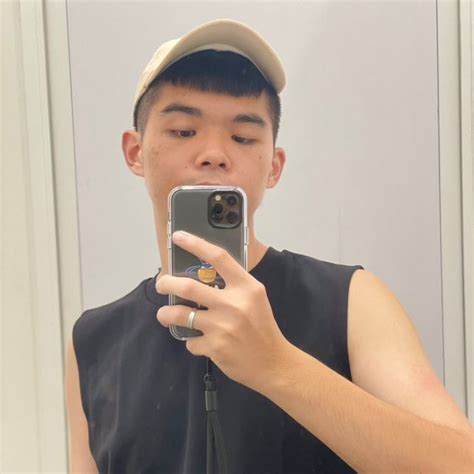 柏˙Ⱉ˙ B Hua • Threads Say More