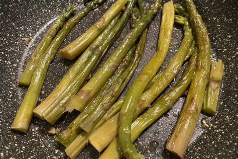 Зелени аспержи на тиган Рецепта Edin Bg