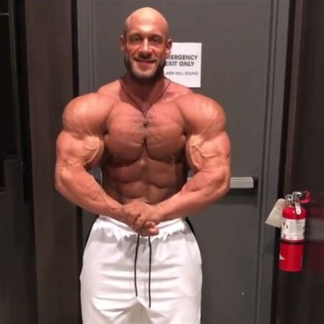 Muscle Beast Flexing Thisvid Com