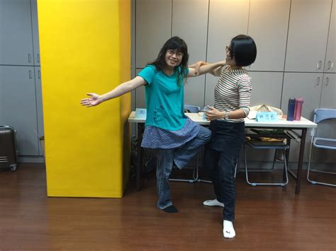 燦爛笑容的向日葵女孩 20151024上午【台北市新移民婦女暨家庭服務中心】故事人培訓課程（五）：繪本好好「演」