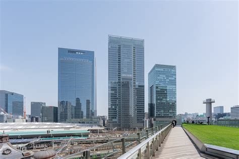 도쿄여행 마루노우치 도쿄역 광장 꼼데가르송 카페 킷테kitte 스노우피크 카페