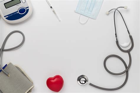 레드 심장 청진 기 및 흰색 배경 건강 관리 개념에 고립 된 의료 기기 건강 진단에 대한 스톡 사진 및 기타 이미지 건강 진단 건강관리와 의술 검사 보기 Istock