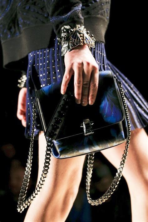 170 сумок Недели моды в Милане | Roberto cavalli, Fashion, Fashion bags