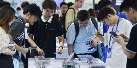 중국 반도체 자급체제 구축에 성과 Ubs 생산장비 자급률 60 달할 것