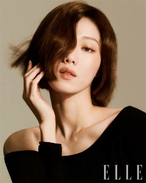 팔색조 매력 이성경 헤어 화보여성의 변신은 무궁무진