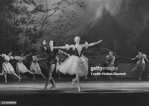 Giselle Ballet Photos And Premium High Res Pictures Getty Images