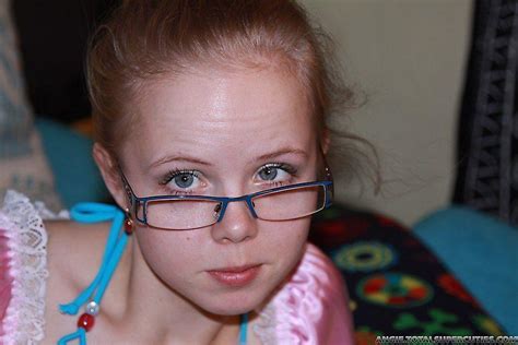 Pictures Of Teen Cutie Angie Playing With Her Laptop Porn Pictures Xxx Photos Sex Images