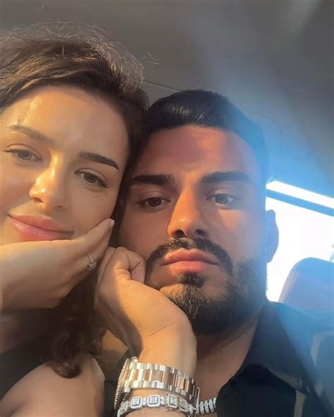 Oana Ciocan și Jador Au Fost Surprinși Sărutându Se La Scurt Timp După