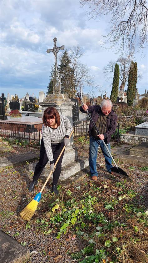Тернопільські поляки впорядкували польські поховання Волинський монітор