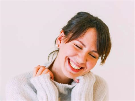 How To Make A Girl Smile 7 Simple Things To Make Her Smile
