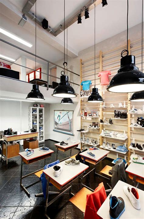 Shoe Class Store By Pinkeye Antwerp 03 Retail Design Retail Interior