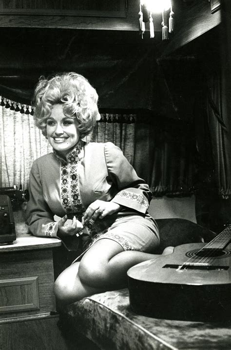 Loreleifinds Photos And Videos From OnlyFans Honey Affair