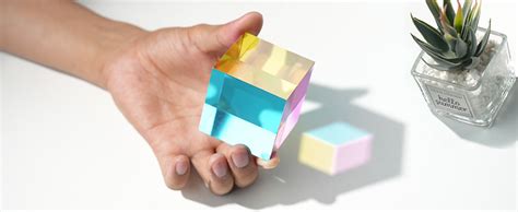 IKeelo Color Mixing Cube 60mm With Stand Cyan Magenta Yellow Magic Optical Cube Novelty