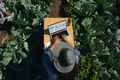 Foto Laptop Apple MacBook Pro Meluncur Dengan Chip M4 M4 Pro Dan M4 Max