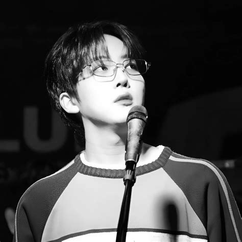 Orphicyoungseok 250214 김영석 밴드🎸 Times Forever Frozen Setill 사진 속의 시간은 영원히 멈춰 있을테니깐요 Instagram