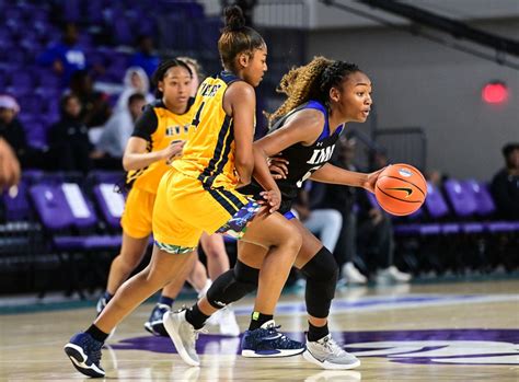 Photos Jalyn Brown Leads New Hope Academy To 30 Point Rout Of Img In