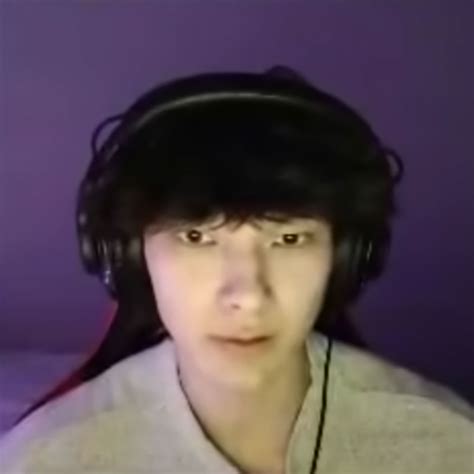 Sinatraa Net Worth Age Twitch Earnings 2025 Streamerfacts