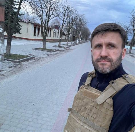 Священниче життя в розумінні дівчат часто повите таємницею романтикою і очікуваннями які не