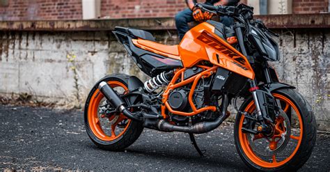 All New Ktm Duke 390 Unveiled Gains Power And Torque