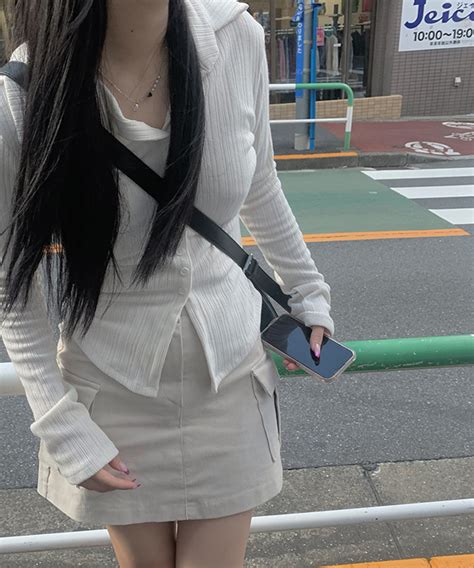 코드 버튼 카라 티셔츠 에이블리