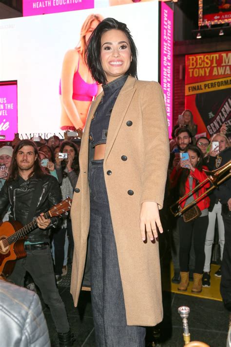 DEMI LOVATO Celebrates Her Confident Album With Surprise Performance In