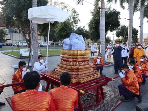 ក្តុកក្តួល នេះជាទិដ្ឋភាពព្រះរាជពិធីយាងព្រះអង្គារ បំប្លែងនាទន្លេចតុមុខ ក្រោយថ្វាយព្រះភ្លើងរួច