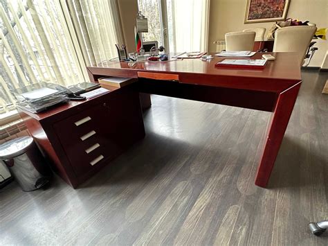 Офис шкаф и бюро от естествена дървесина гр София Хладилника • Olx Bg