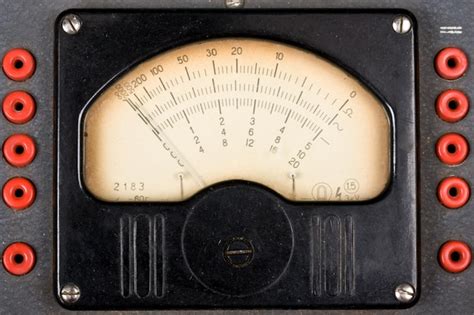Premium Photo Vintage Analog Scale Of A Measurment Device