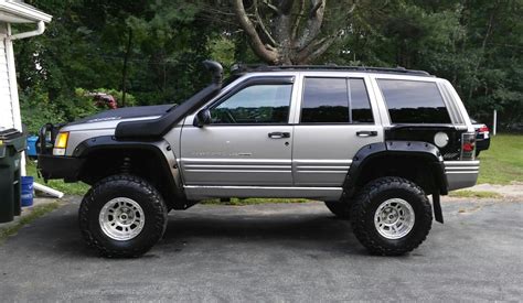 Jeep Zj With Stylish Cherokee Wheels