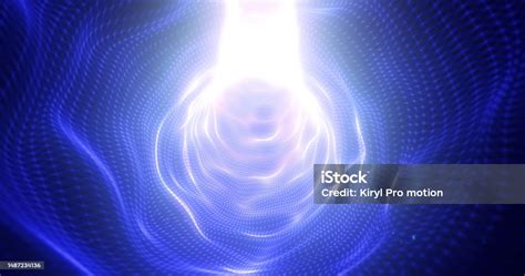 하이테크 메쉬와 빛나는 입자 배경의 추상 블루 에너지 터널 미래 3차원 형태에 대한 스톡 사진 및 기타 이미지 3차원 형태 가상현실 개념 Istock