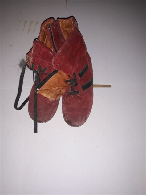 Сапоги дитячі бордового кольору на шнуровці б в одна пара Ua