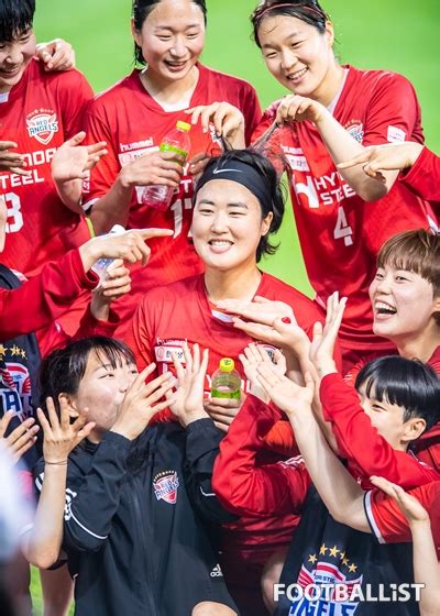 Wk포토 승리의 영광을 나래에게 매력 터지는 김나래 승리샷