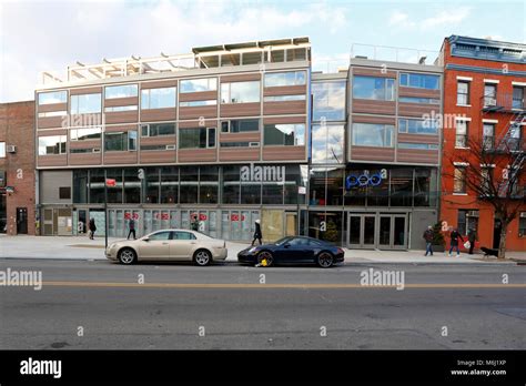 The Pod Brooklyn Hotel At 247 Metropolitan Ave Brooklyn Exterior